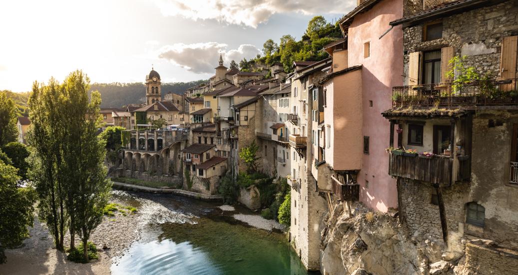 Pont-en-Royans, le trésor "eau" perché | APRR AREA